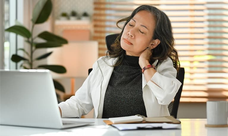 Top Treatments for a Pinched Nerve in the Neck | Hooman Melamed, MD